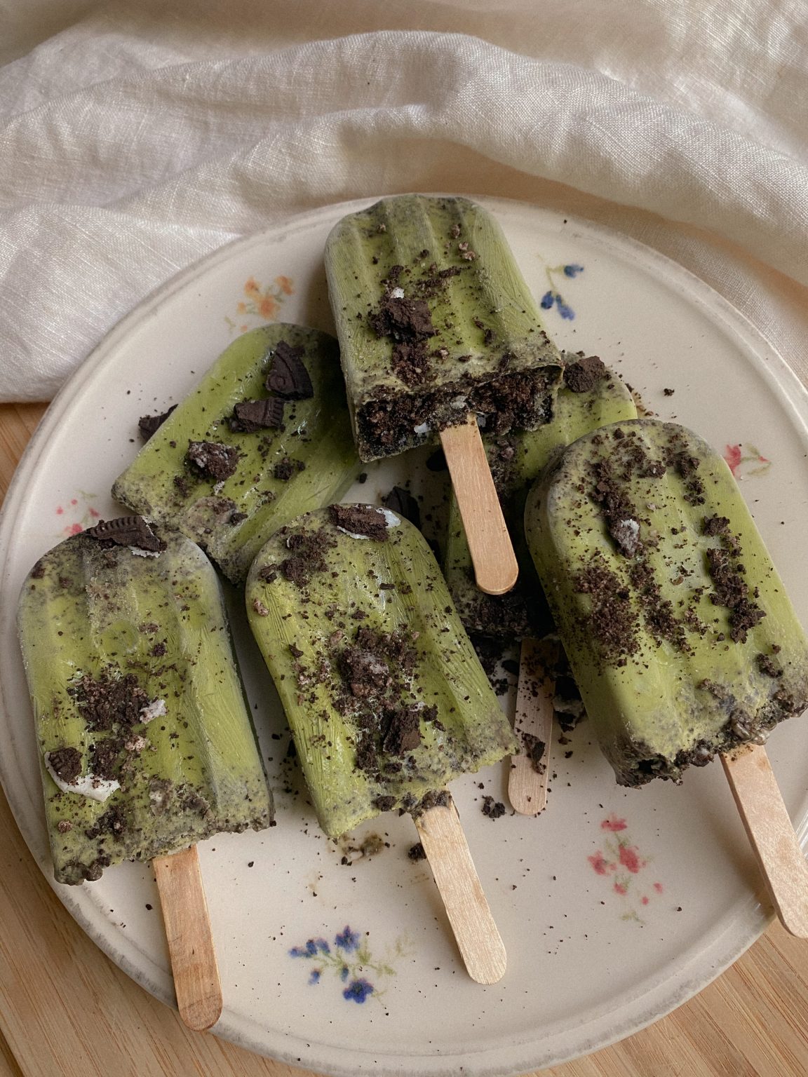Vegan Mint Cookie Popsicles (gluten free)