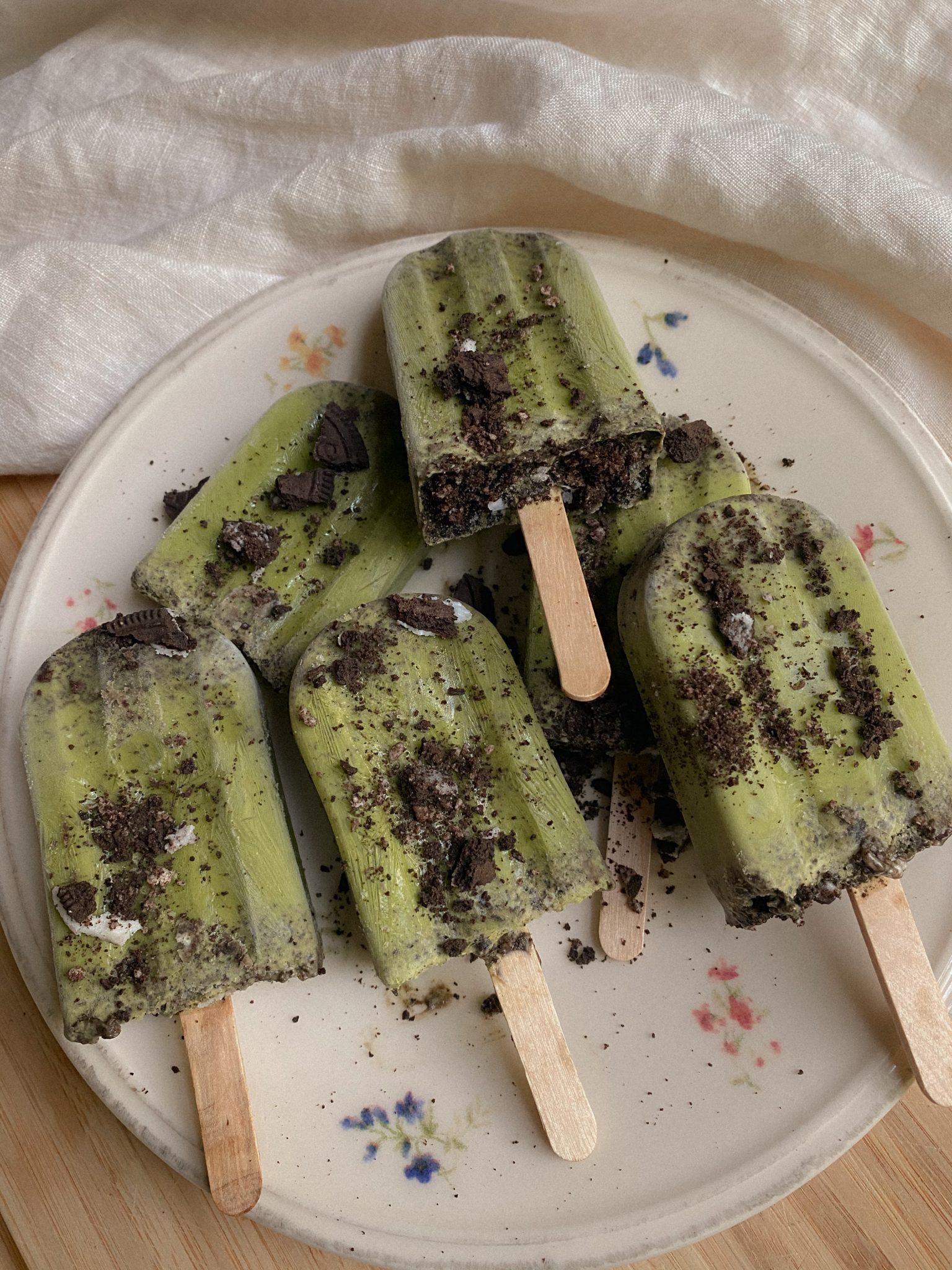 Vegan Mint Cookie Popsicles (gluten free)